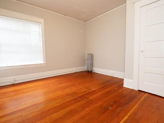 833 NE Schuyler St. 2 Bedroom Apartment for Rent at 833 Ne Schuyler St, Portland, OR 97212 Irvington
