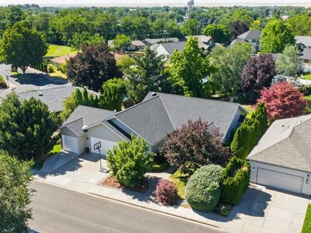 833 SE Marine Dr, College Place, WA 99324