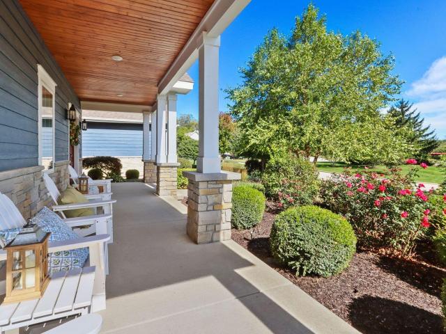833 Red Hawk Dr