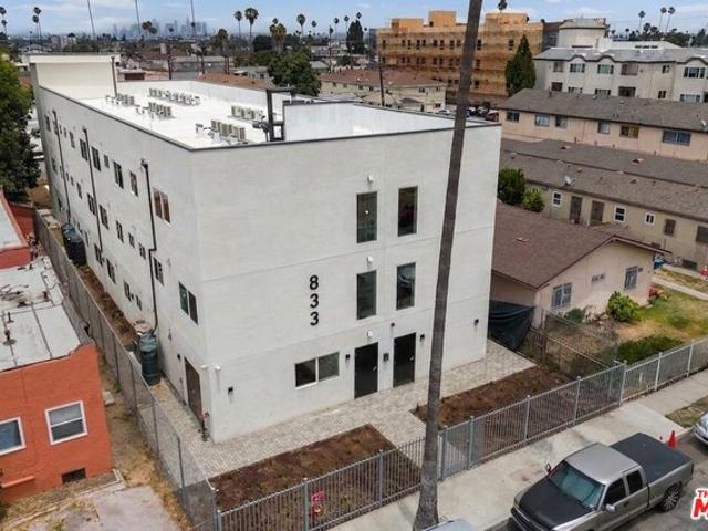 833 W 84th St, Los Angeles, CA 90044