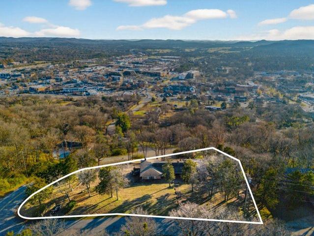 833 W Hillview Dr, Brentwood, TN 37027