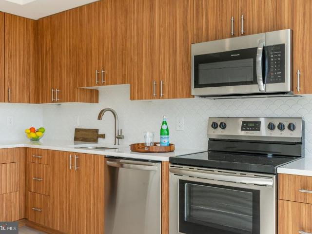 833 Wharton Street # 205