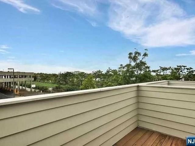 833 topsail lane # 833