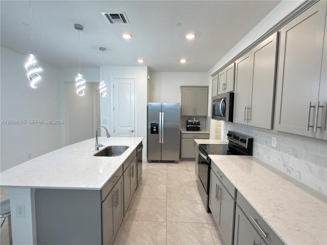 8344 NW 7th Pl, Unit 8344, Plantation, FL 33324 | MLS #A12004 | Compass