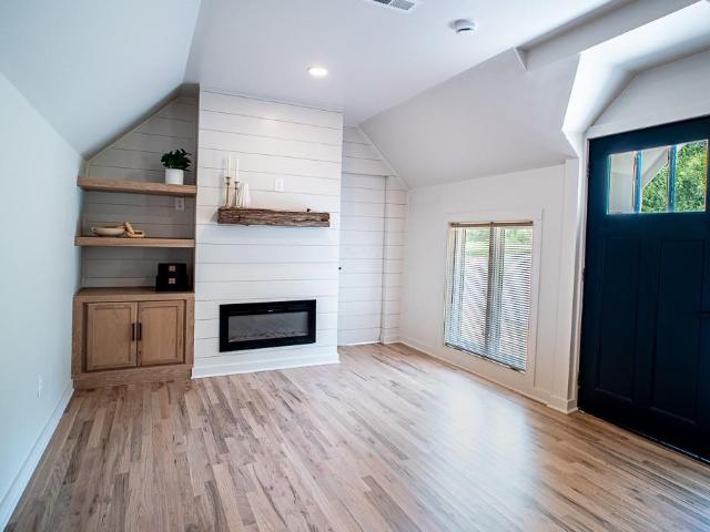 8344 Oldham Road