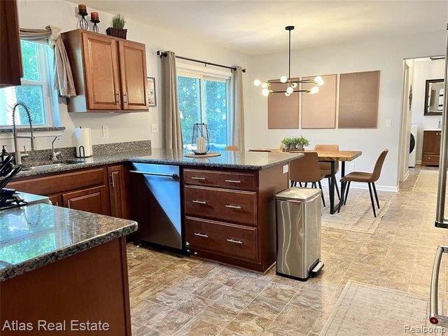 8345 Oak Ridge Dr, Atlas, MI 48438