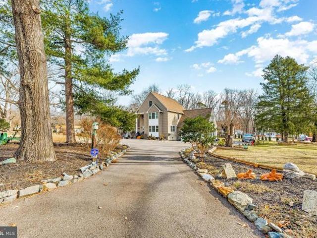 8345 Woodland Rd, Millersville, MD 21108