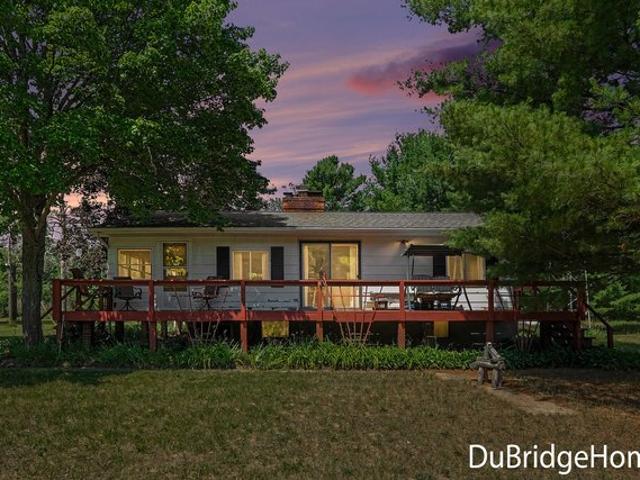 8347 E 62nd St, Newaygo, MI 49337