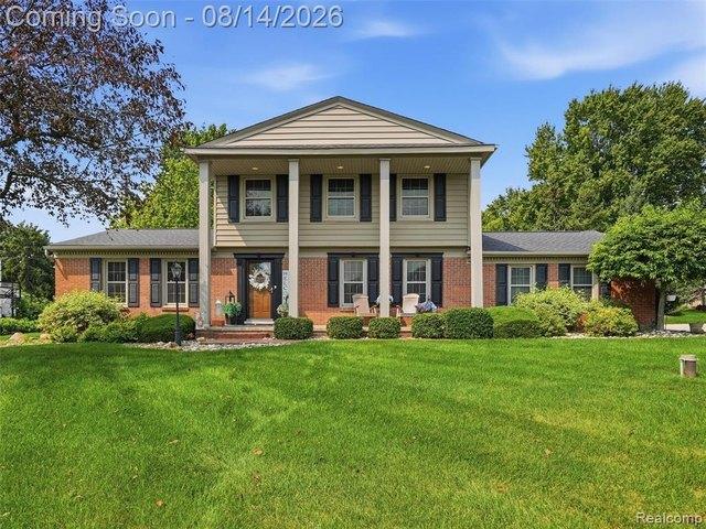 8348 Hilltop Ct, Washington Township, MI 48095