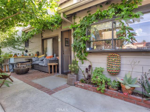 8348 Penfield Ave, Unit 3, Winnetka, CA 91306 | MLS #BB26064 | Compass