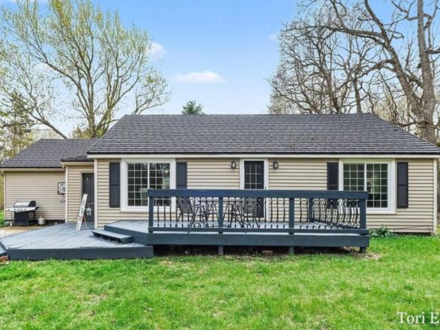 8349 Fletcher Rd, Greenville, MI 48838