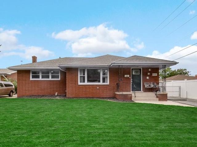 8340 Cottage Grove Pl, Highland, IN 46322