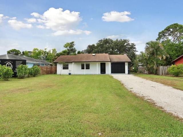8340 SE Camellia Dr, Hobe Sound, FL 33455