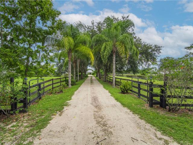 8340 65th St, Vero Beach, FL 32967 | MLS #290774