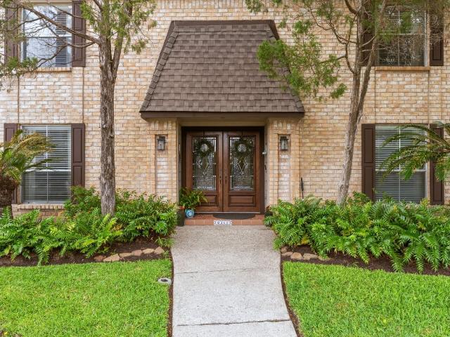 8342 Knurled Oak Lane