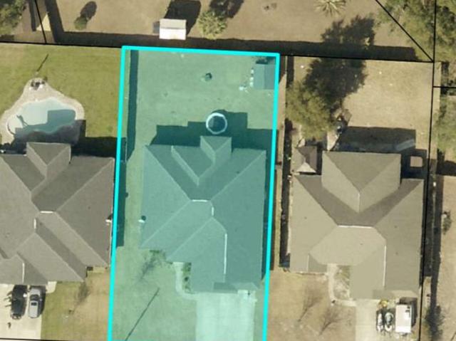 8342 Randall Dr, Navarre, FL 32566