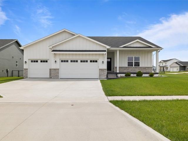 834 33rd Ct SW, Altoona, IA 50009
