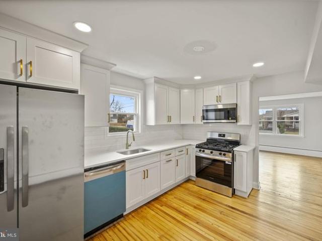 834 Dorsey Ave, Essex, MD 21221