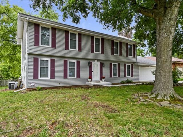 834 E Manchester Dr, Springfield, MO 65810