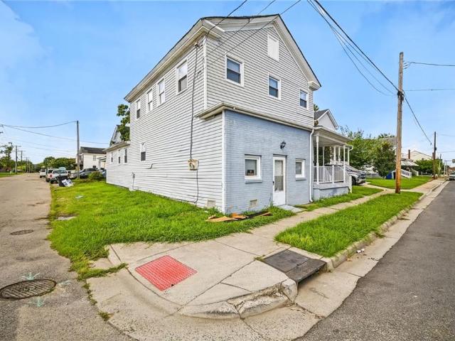 834 Lincoln ST