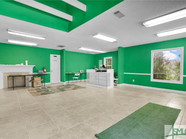 834 Northside Drive E