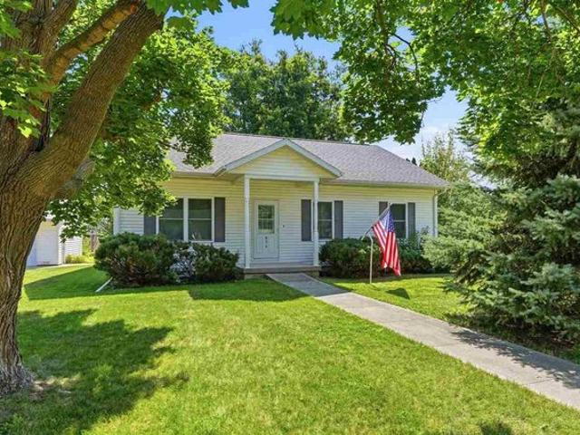 834 S 9th Ave, Washington, IA 52353