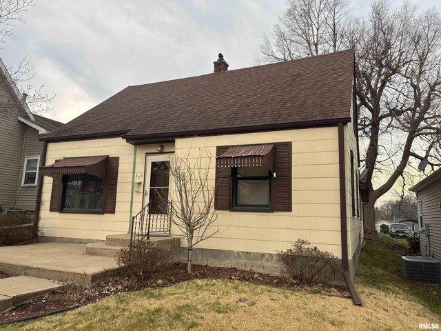 834 S 18th St, Quincy, IL 62301