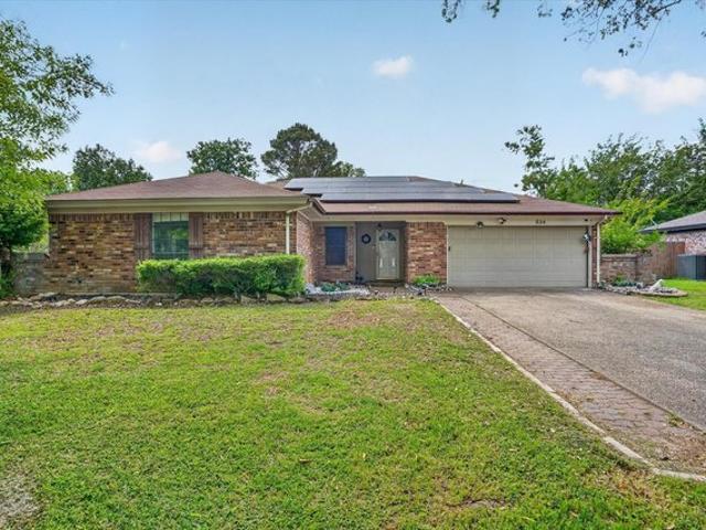 834 S Ridgeway Dr, Cleburne, TX 76033