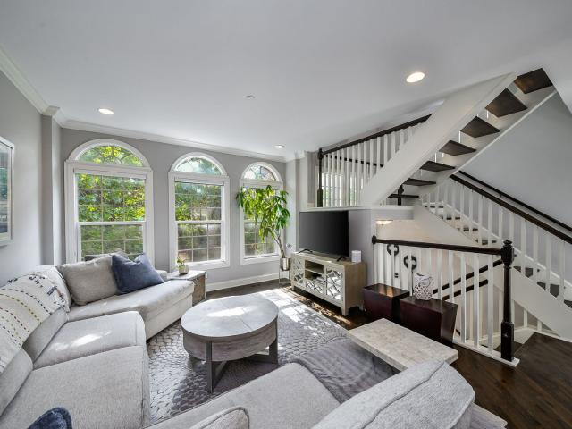 834 Shandrew Drive