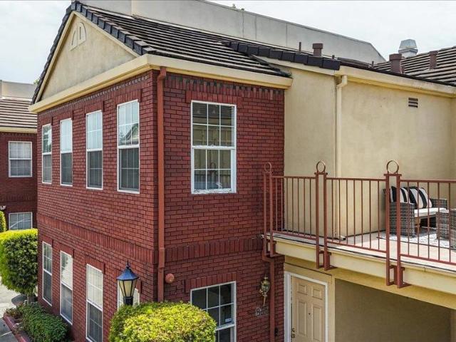 834 Shooting Star Terrace