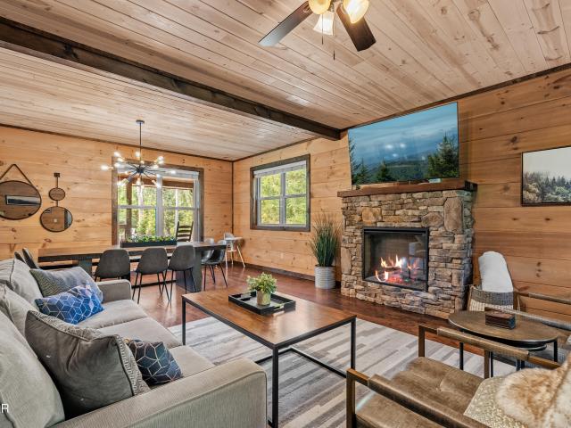 834 Pine Top Lane