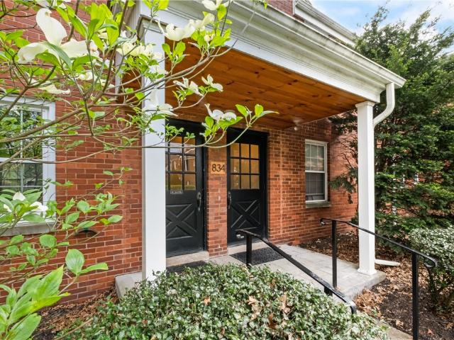 834 Thorn St 17