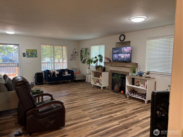 834 Village Way