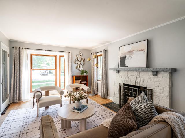 8356 Currie Ave