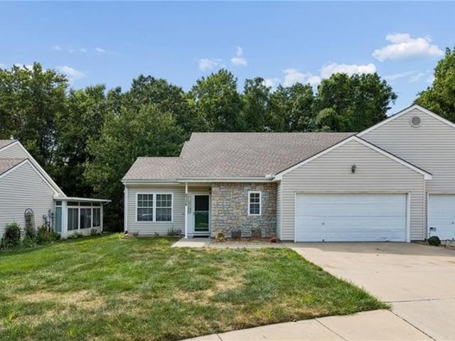 8356 Stewart Pl, Kansas City, KS 66109