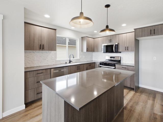 8358 E Cool River Lp