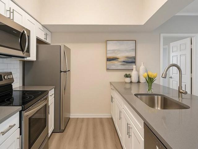 8359 Harwood Rd, North Richland Hills, TX 76180