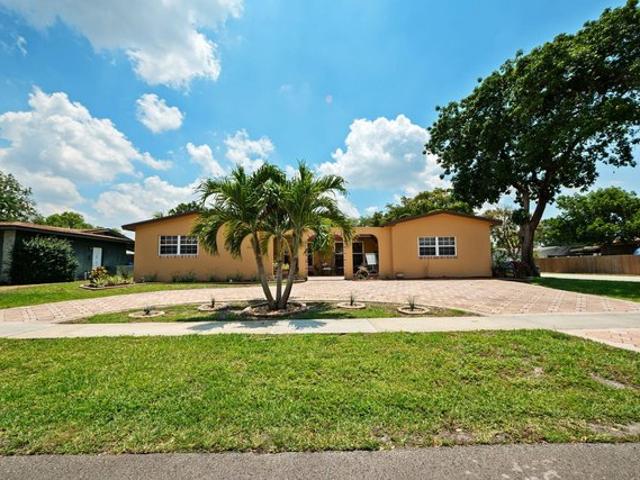 8350 NW 23rd St, Pembroke Pines, FL 33024