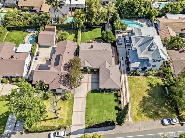 8350 Duarte