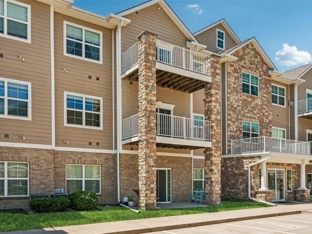 8350 Ep True Pkwy Unit 2104, West Des Moines, IA 50266