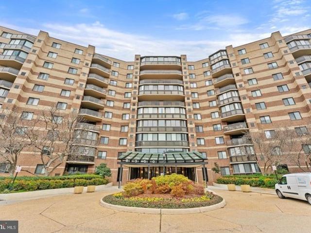 8350 Greensboro Dr Unit 119, McLean, VA 22102