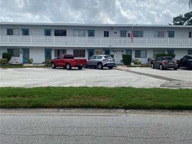 8350 th St Apt 104, Seminole, FL 33772