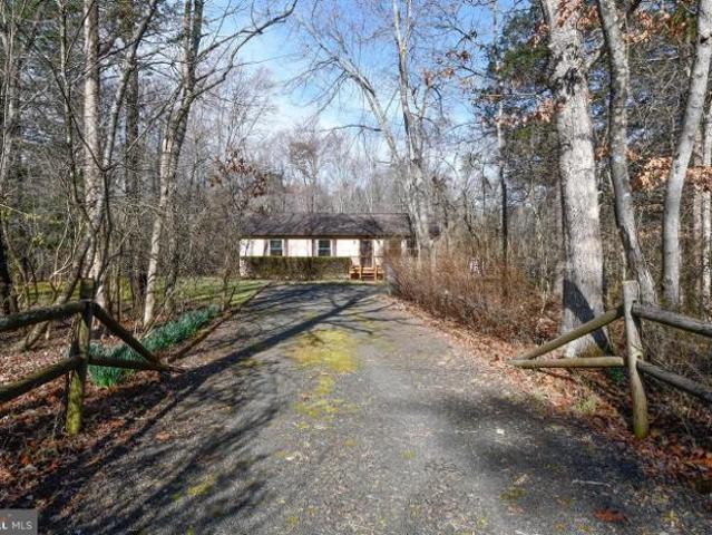 8352 Kines Rd, Warrenton, VA 20187