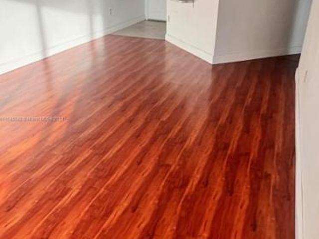 8353 Lake Dr #307, Doral, FL 33166