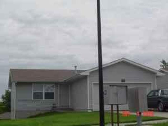 $835 / 4br HOUSE 2348 NW 51st Airpark Lincoln, NE