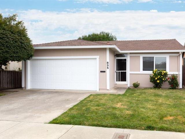 835 Cynthia Dr, Watsonville, CA 95076