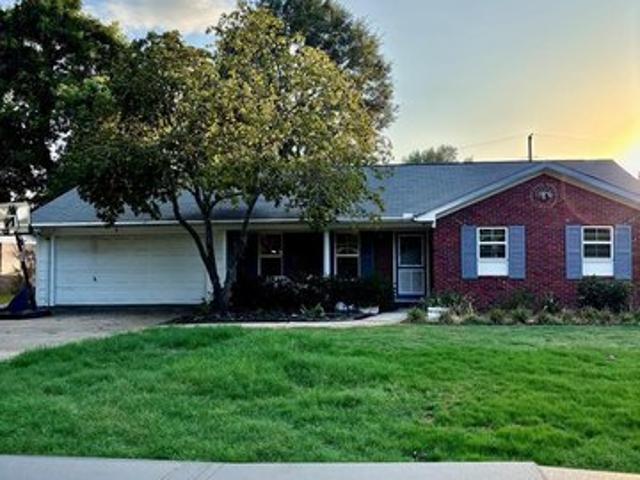 835 Adams Dr, Greenville, MS 38703
