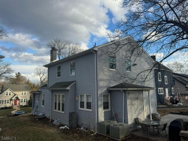 835 Dixie Ln