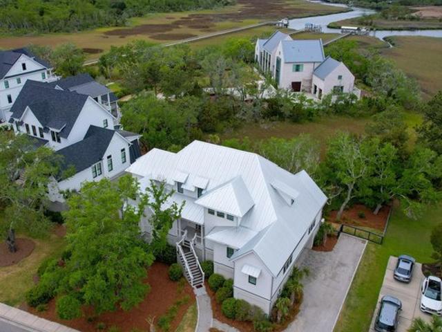 835 Dunham St, Daniel Island, SC 29492