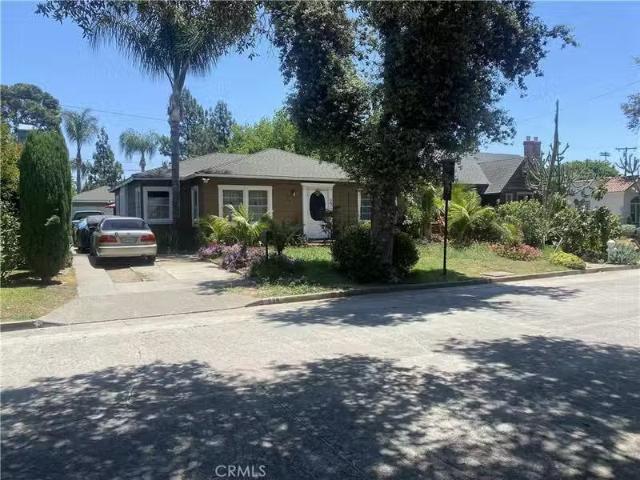 835 FREEMAN ST, SANTA ANA, CA 92703 Single Family Residence Fo.
